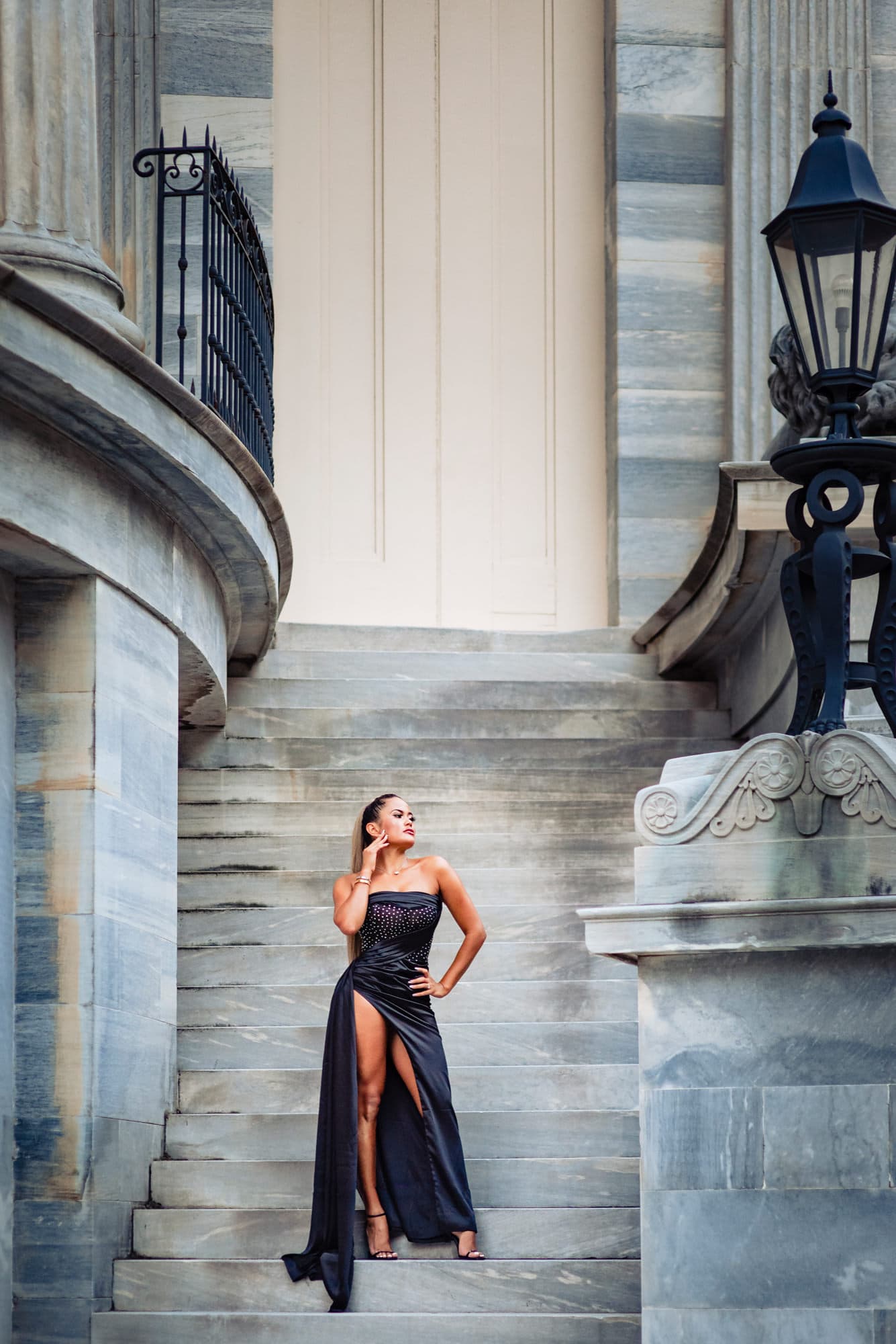 What is Glamour Photography? A Guide for Beginners - La Reine Boudoir